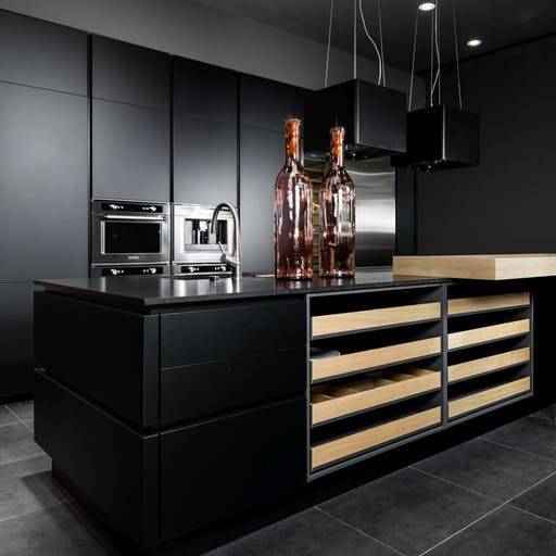 Moack Black - Granite House